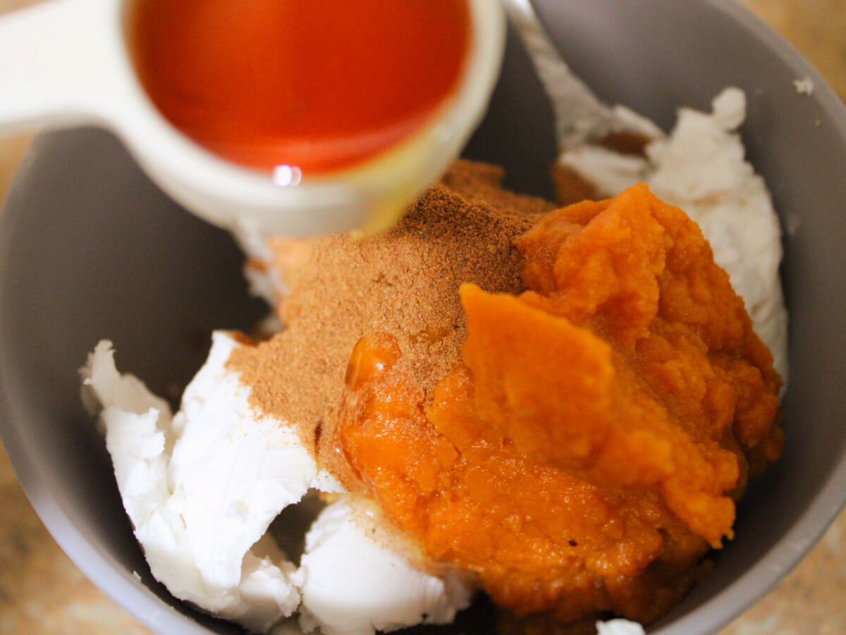 Pumpkin Pie Flavored Vegan Cream Cheese syrup | Messy Vegan Mama